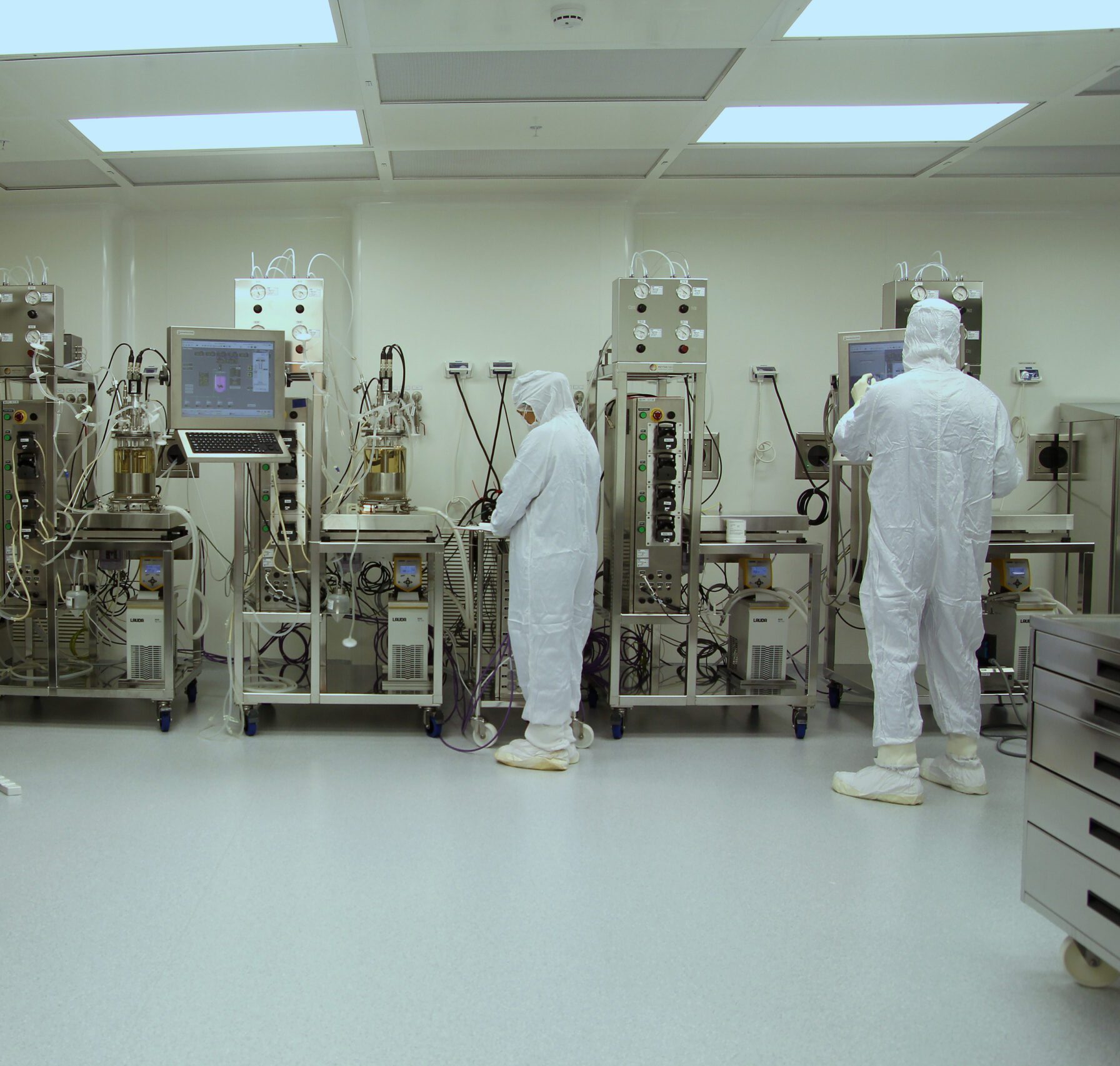 ABOUT CDMO - pluri-biotech.com